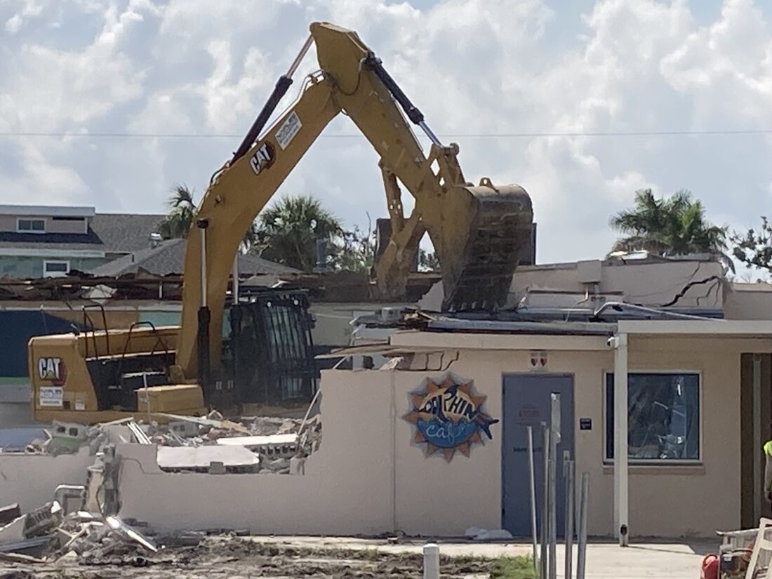 Demolition begins on Beach Elementary’s outer buildings - FORT MYERS ...